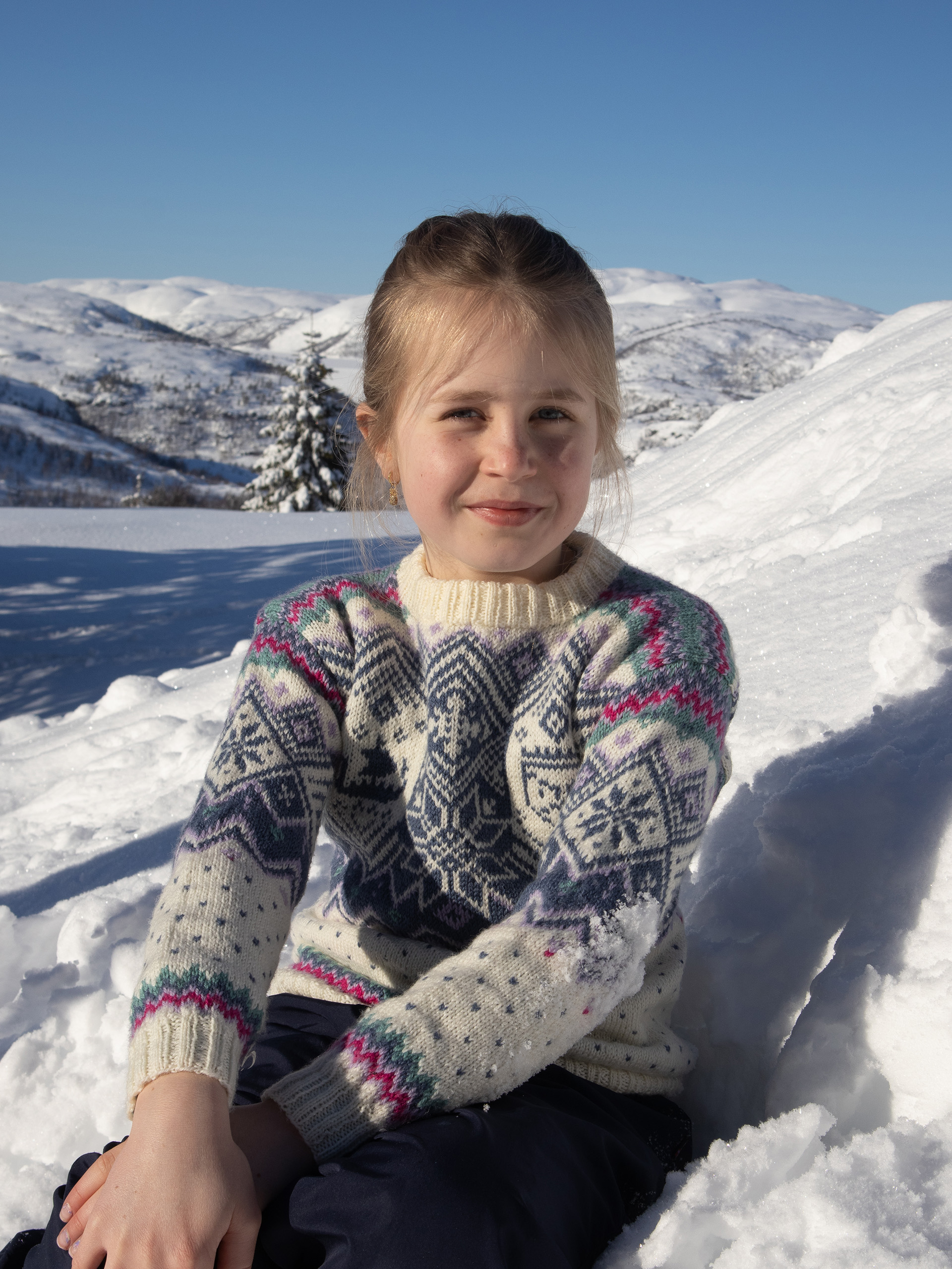 126-14 VM barne genser Trondheim 2025 - Garnius