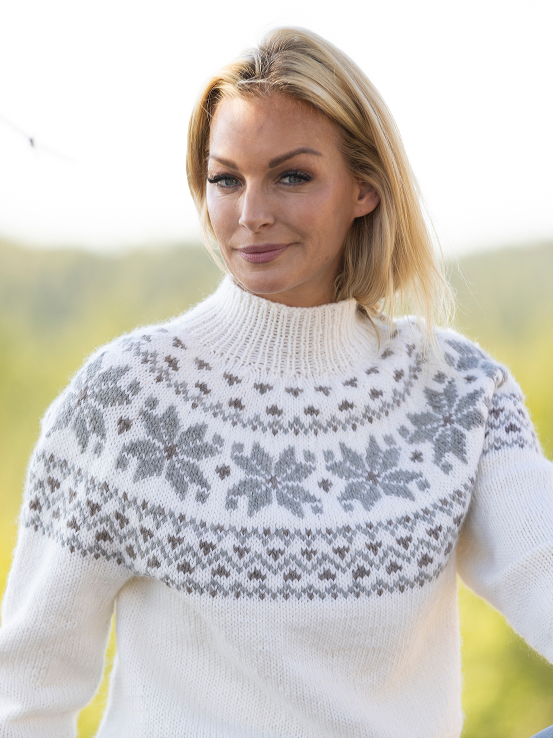 2330-9 Freja genser - Garnius