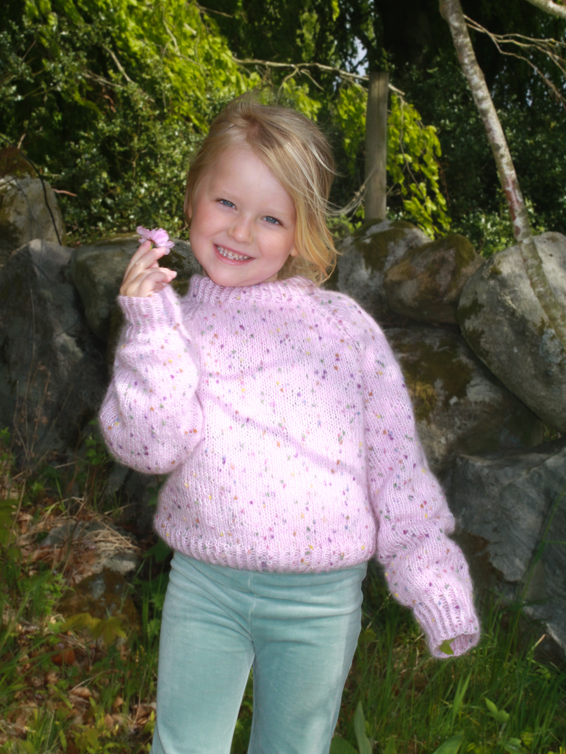 Strikkeoppskrifter til barn - Utforsk våre strikkepakker her