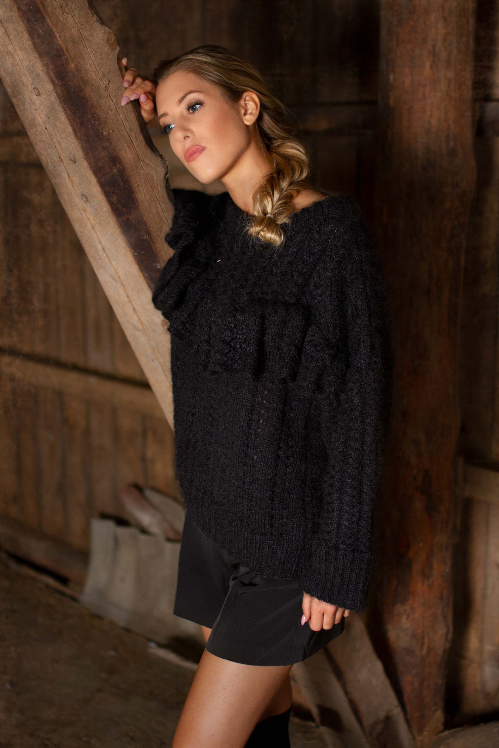 AMARE svart - Garnius