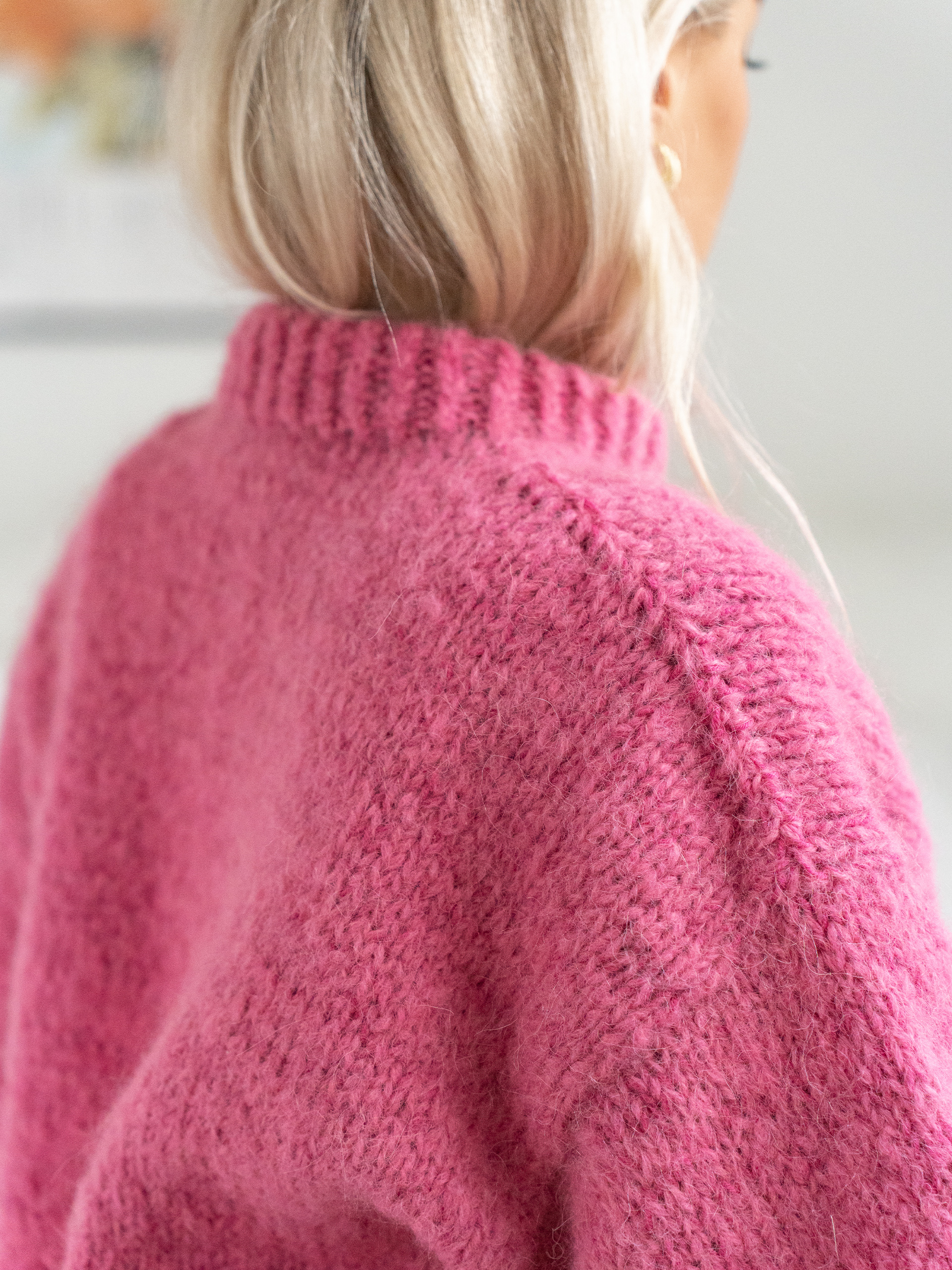 THE BASIC genser rosa - Garnius