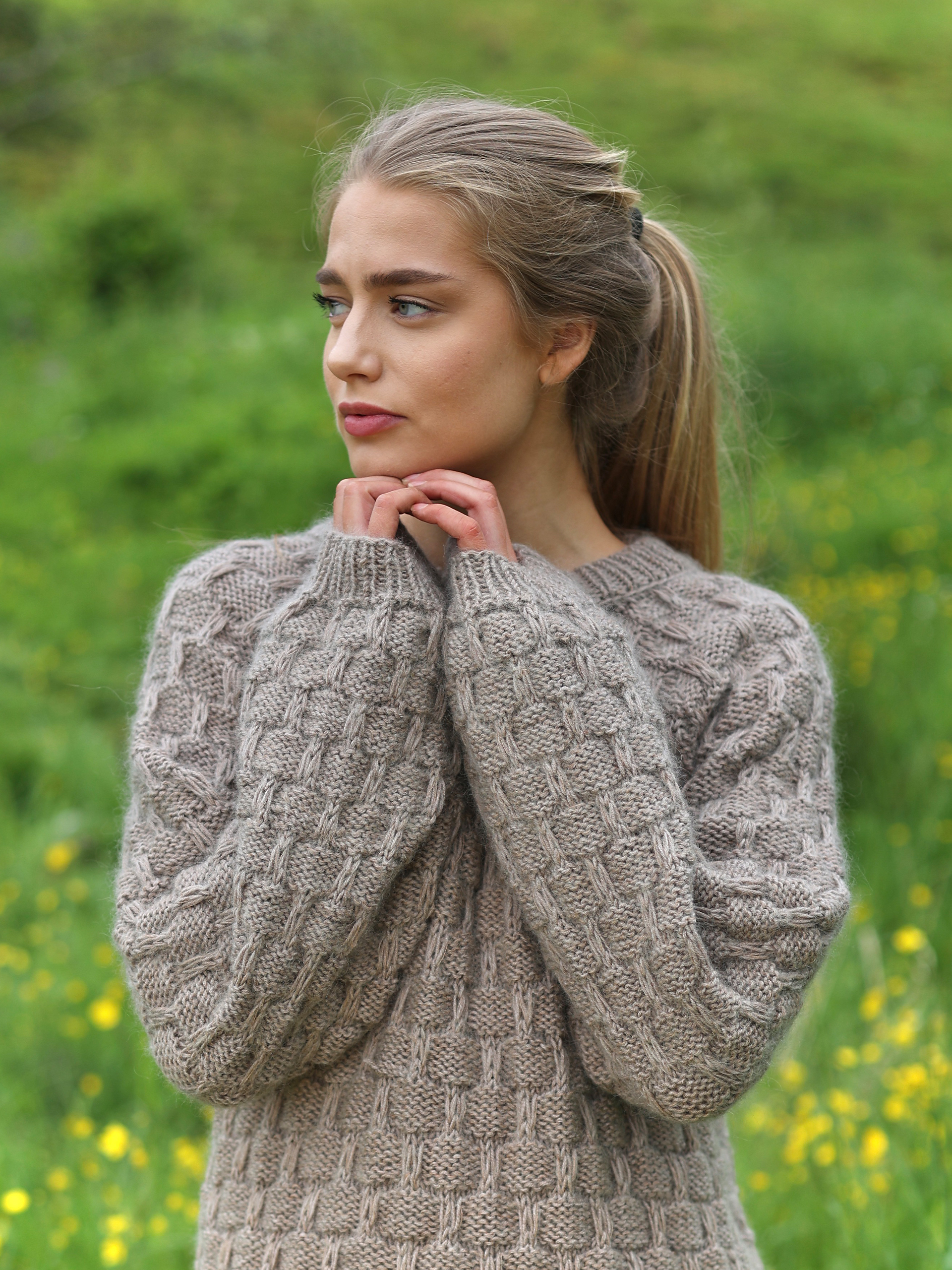 BLESS you beige - Garnius