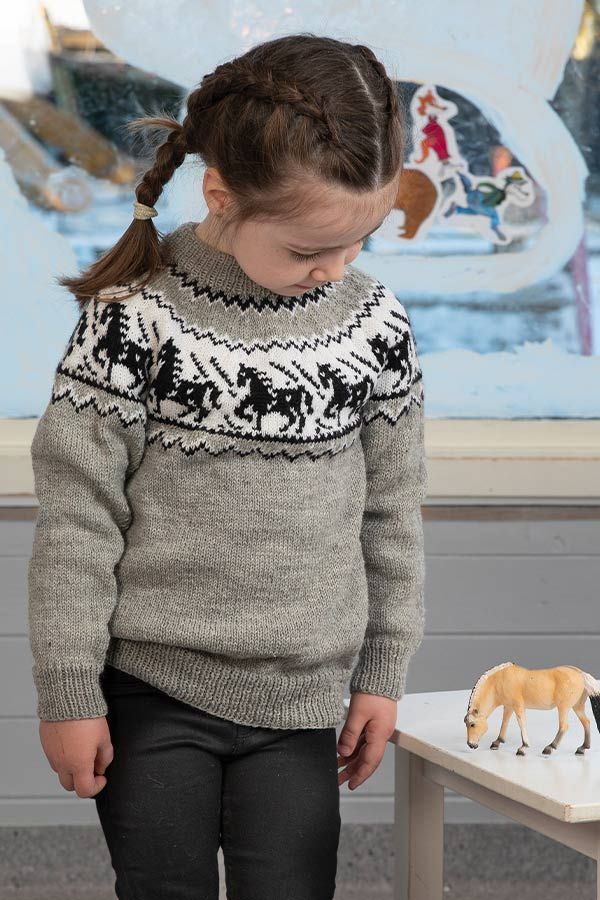 2110-9 Hest genser Lys grå - Garnius