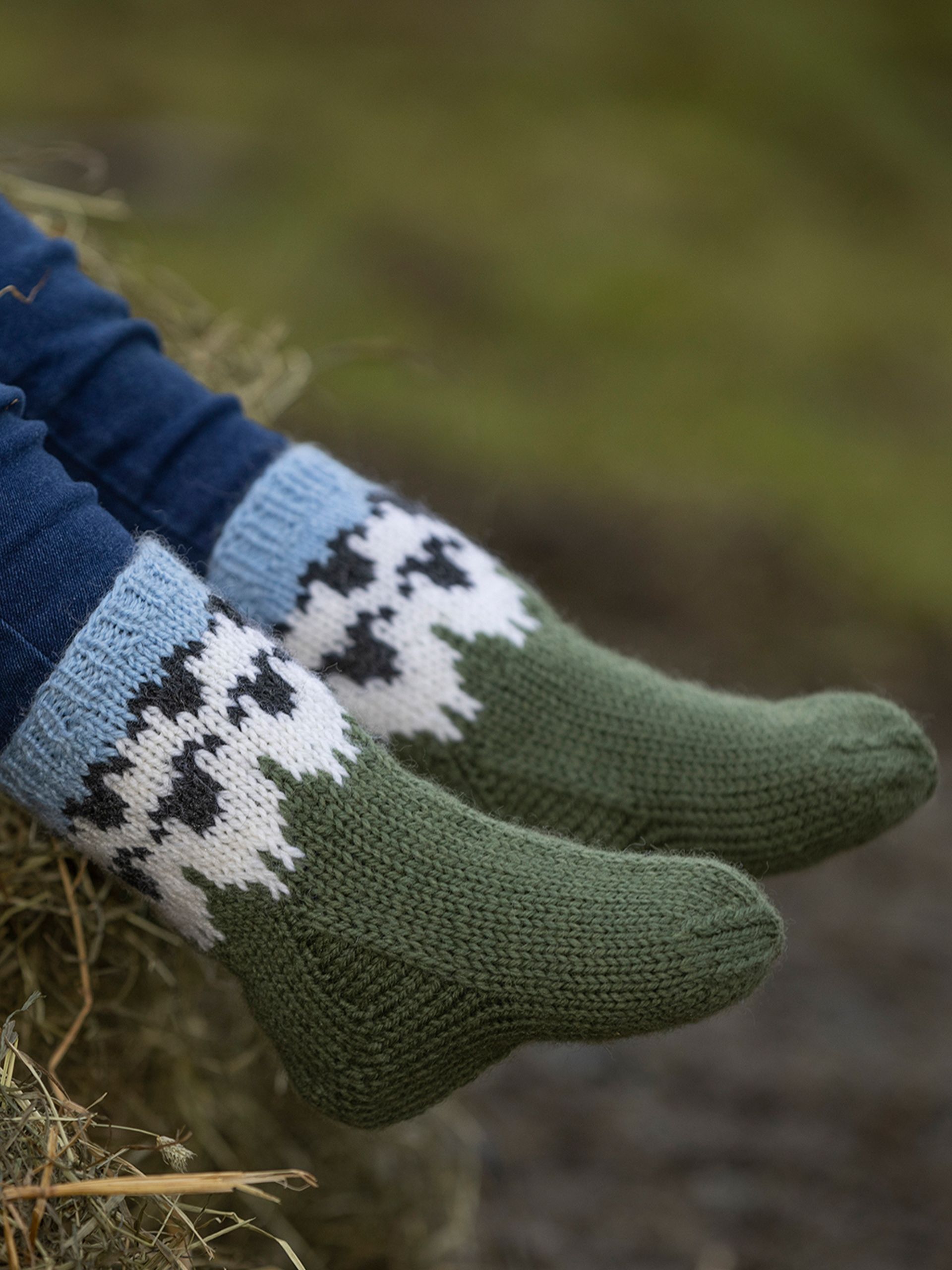 2309-09a Flokken sokken barn - Garnius