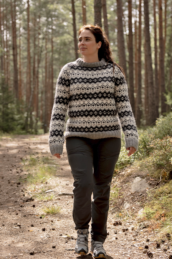 458-11 Drifa genser unisex - Garnius