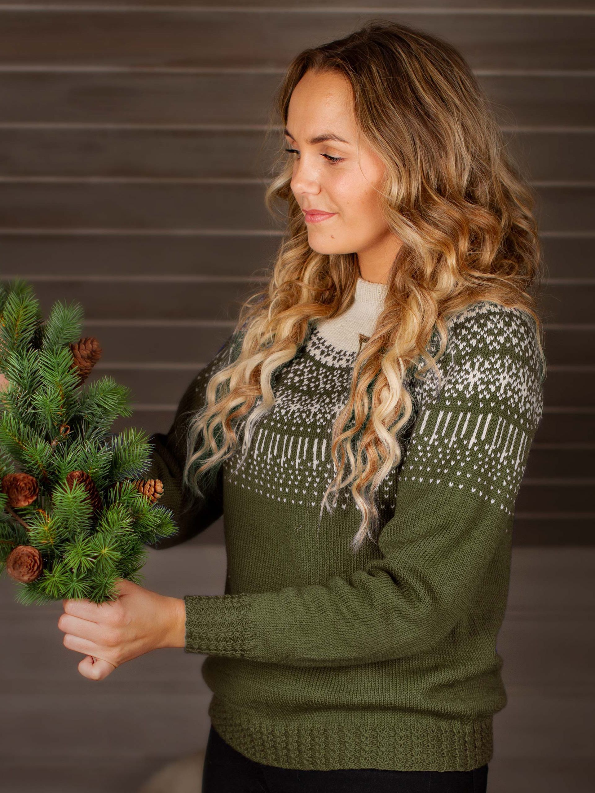 STJERNESKUDD genser oliven-kitt - Garnius