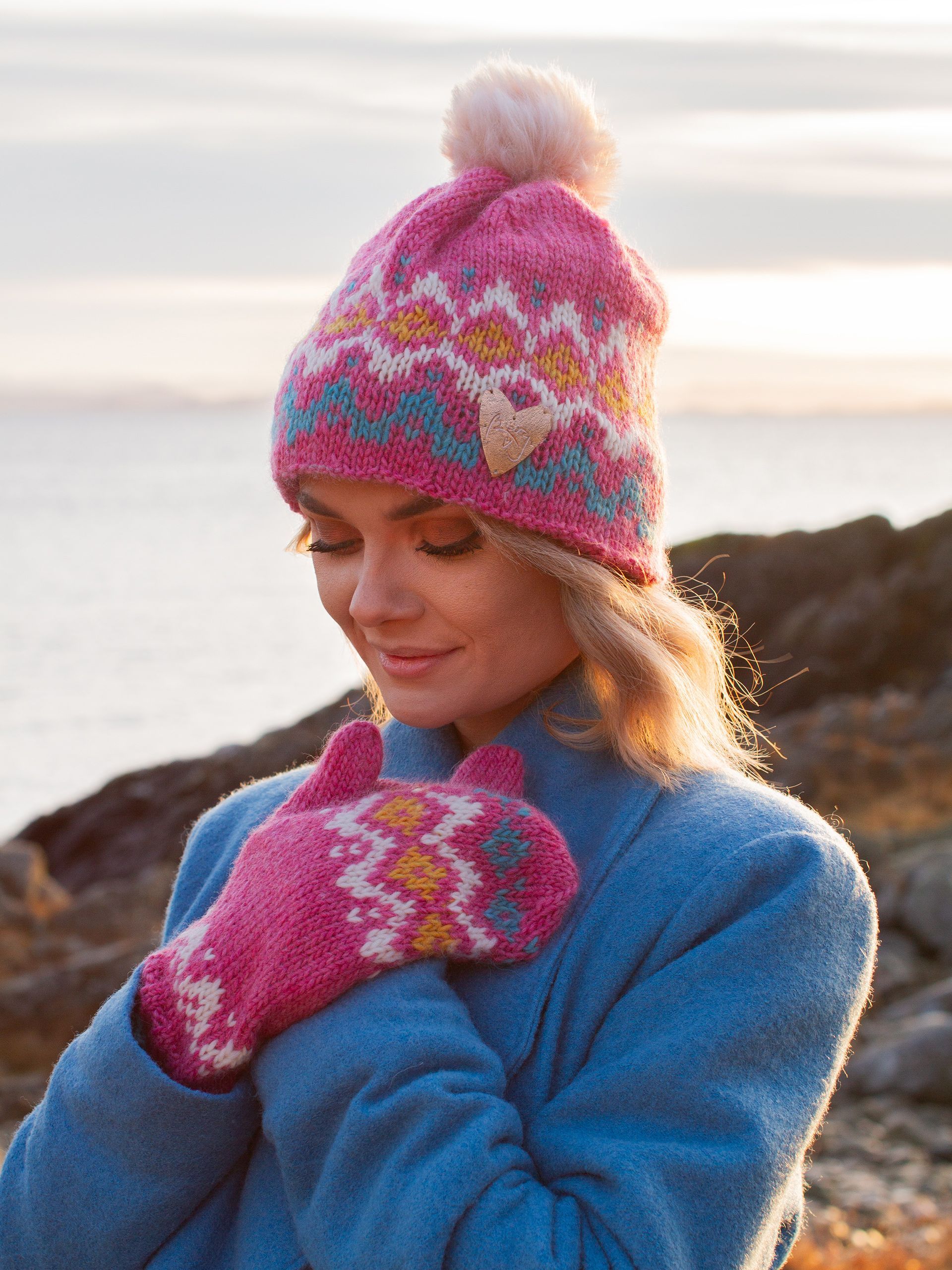 422K-06c VINUR lue og votter - Garnius