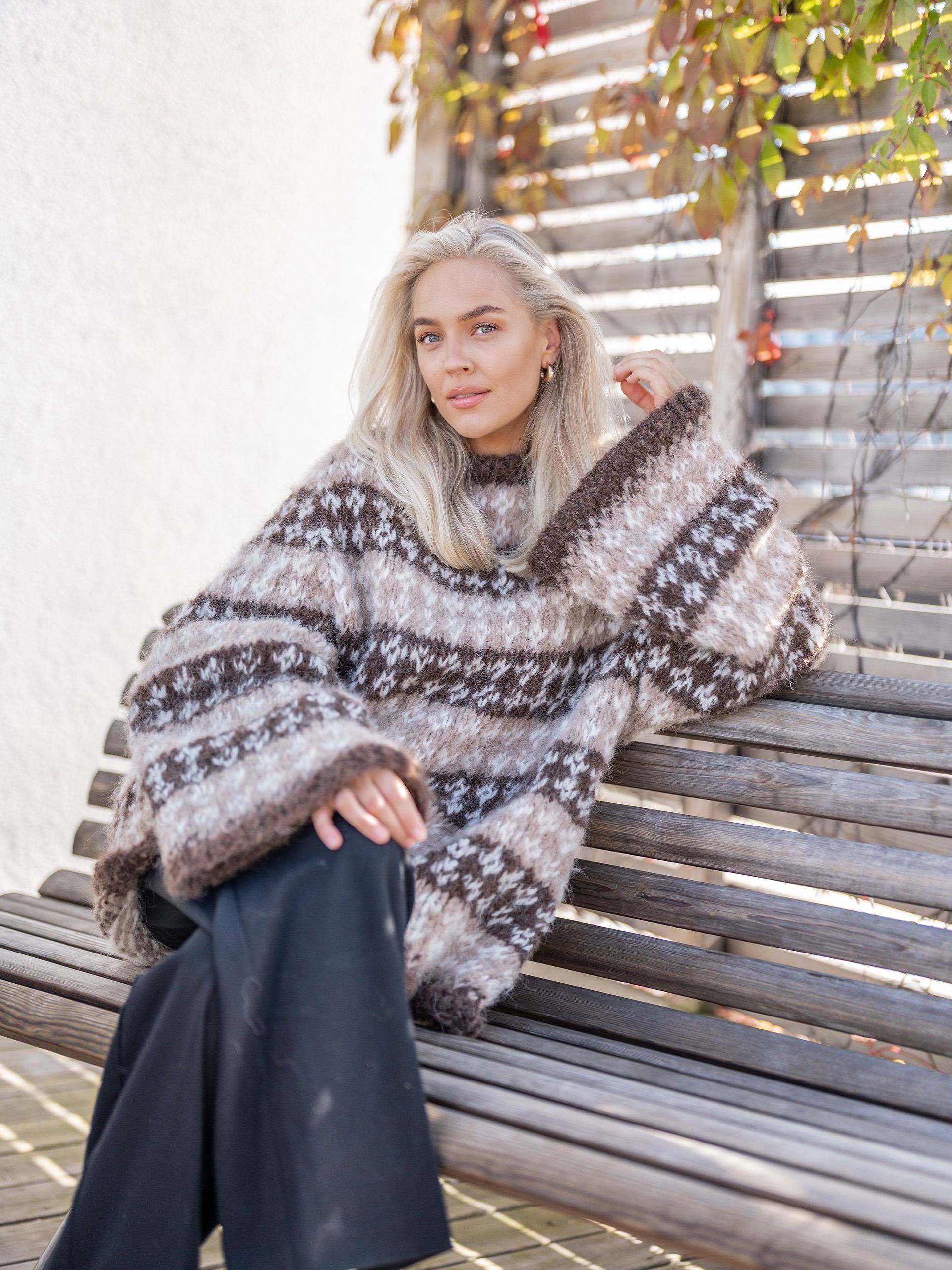 523V-04a Blome genser (Fnugg in Florence) - Garnius