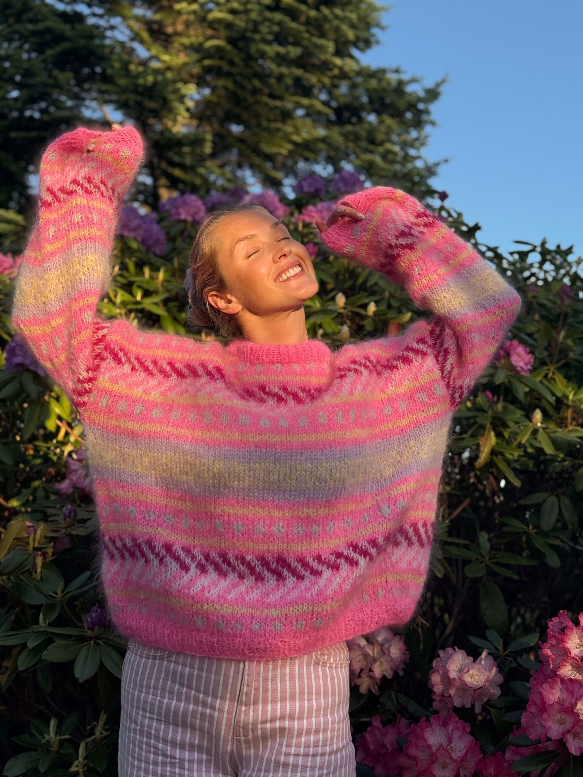 IR 02-01d Hanami genser (Påfugl in Paris) - Garnius