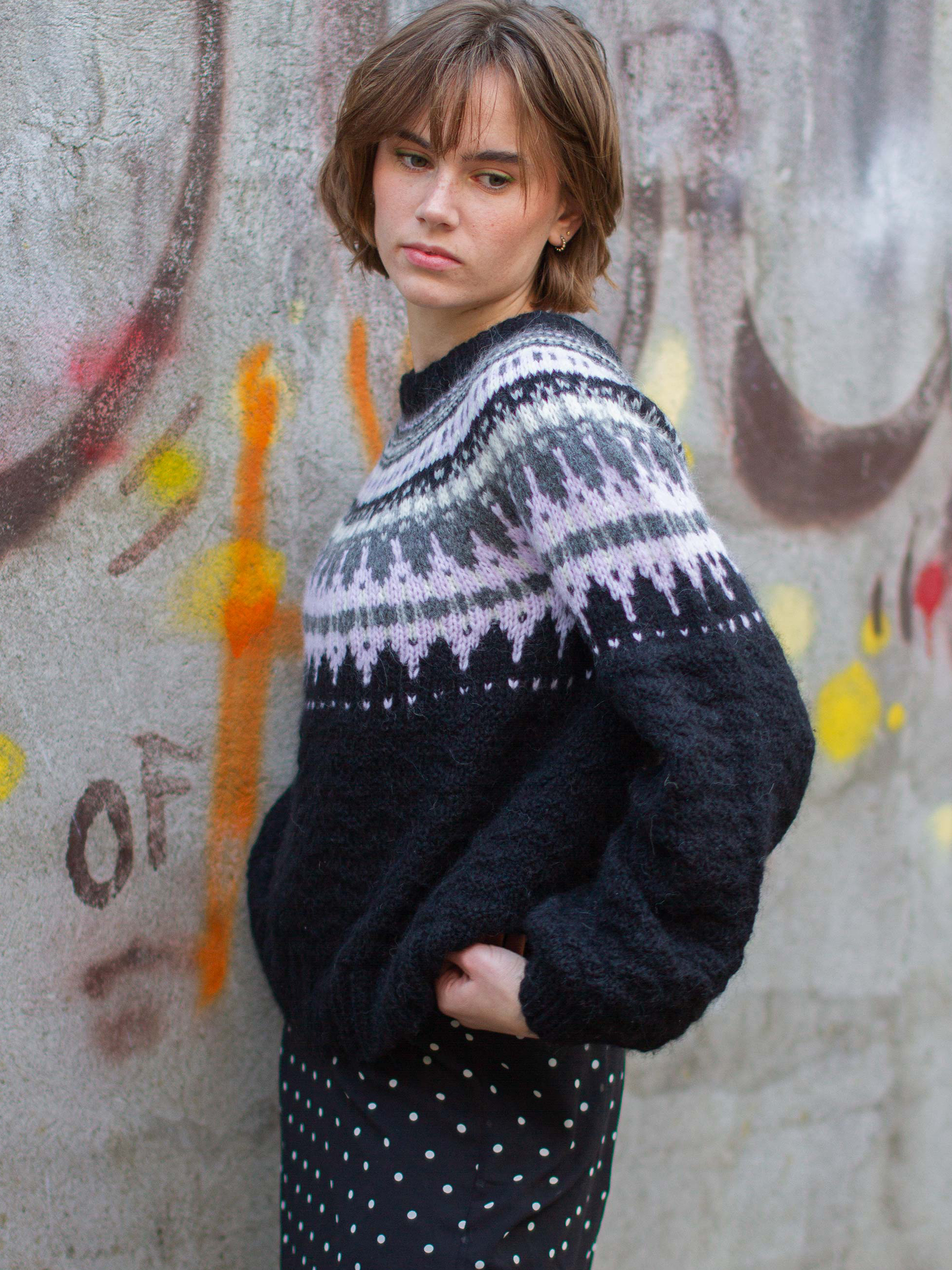 TRUE COLORS genser sort - Garnius - Garnius.no